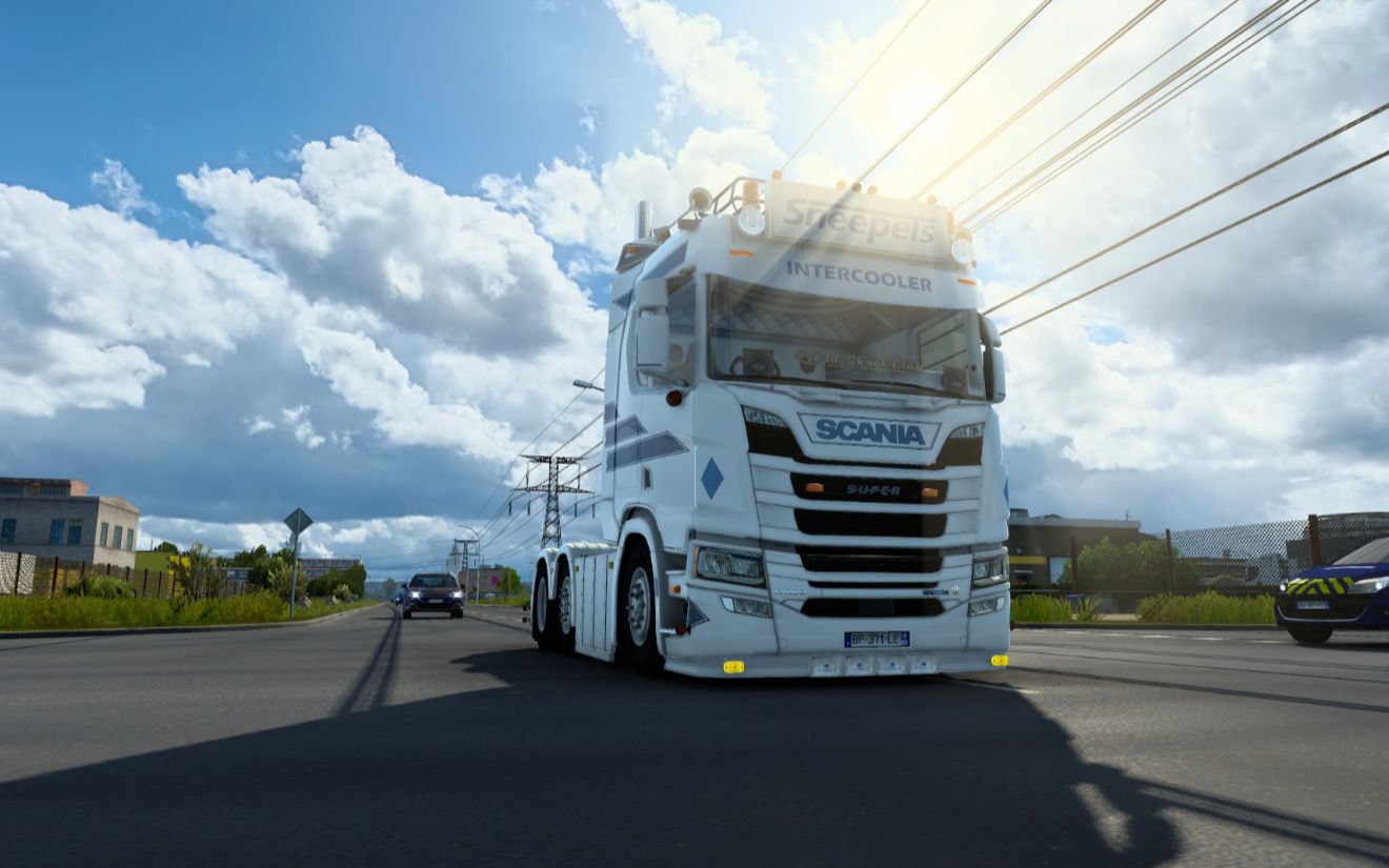 欧卡2mod:展示两款付费内饰