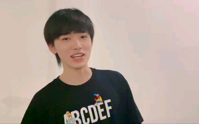 宋亚轩微博1000万粉丝福利!