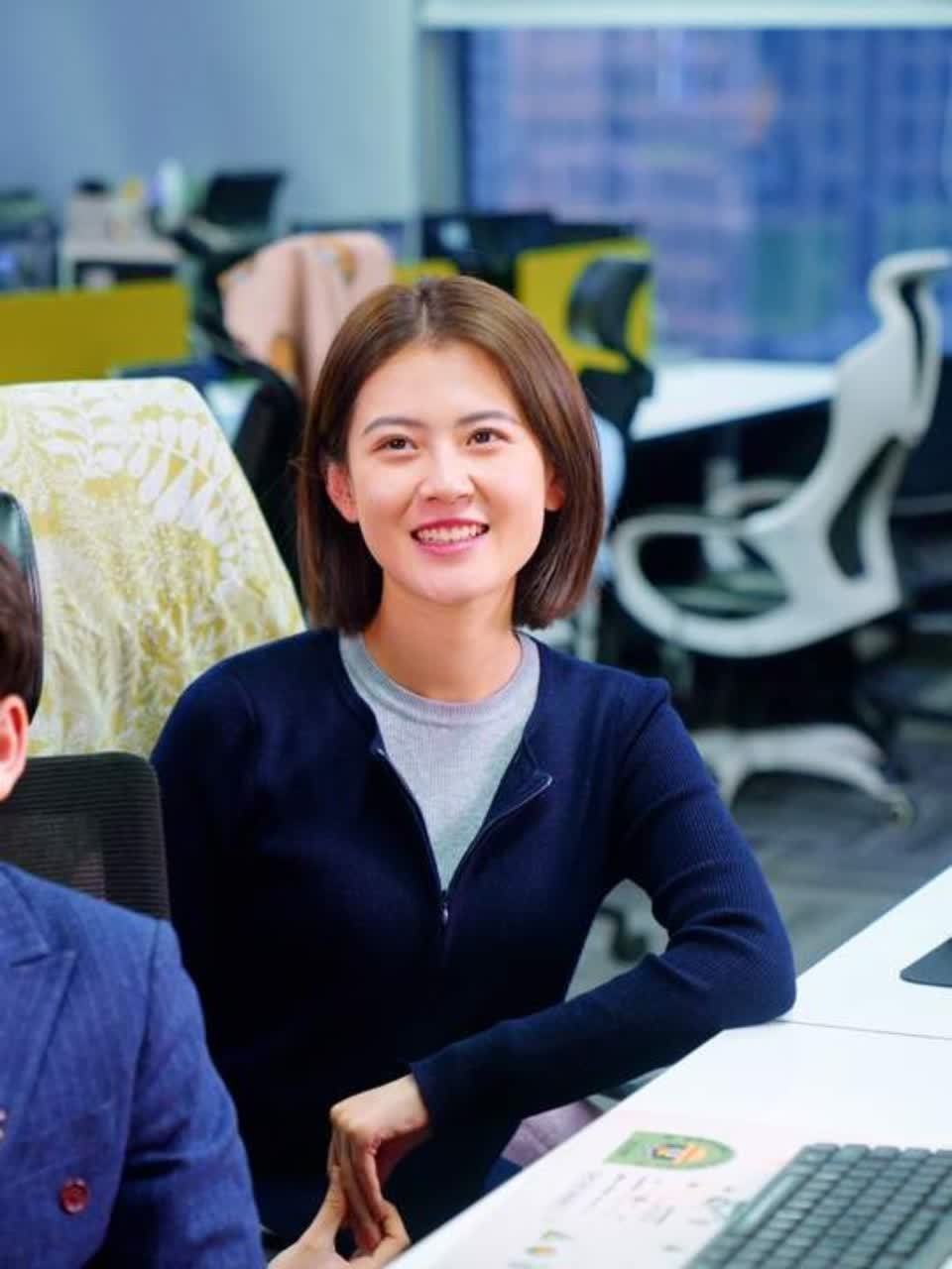误把总裁儿子跟自己儿子搞混,只因两人长得一模一样