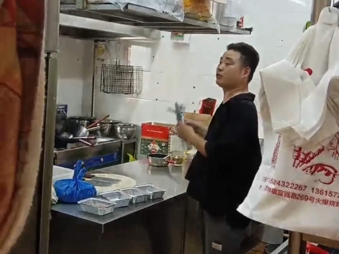 提前安装方便日后维护#商用厨房设备 #商厨设计