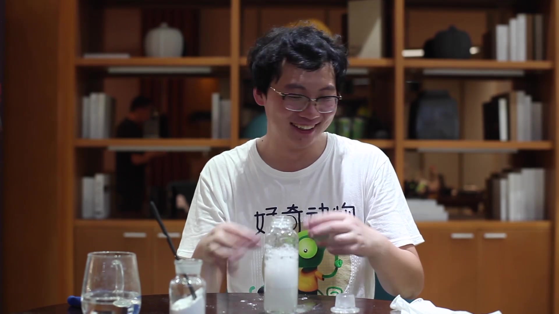 【科学小实验】会长大的气球,当小苏打遇到白醋.