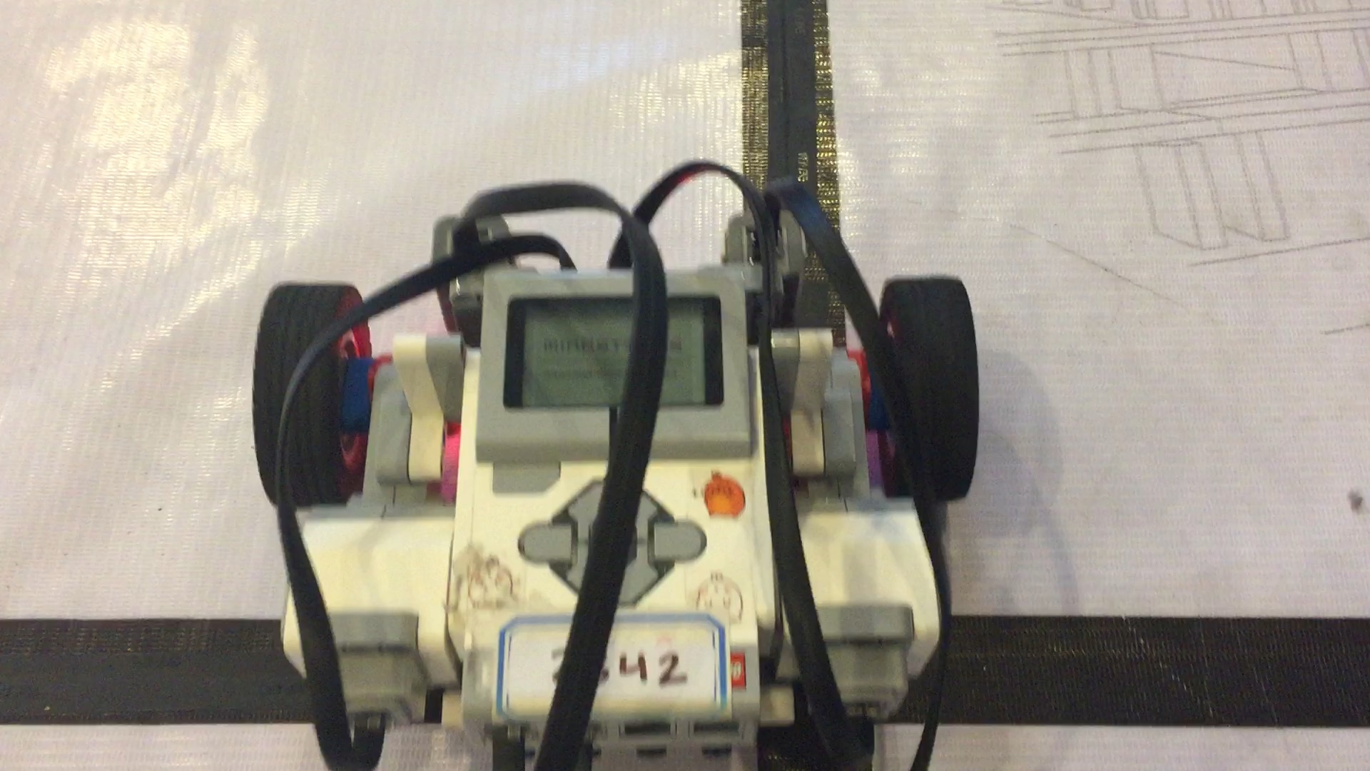 【LEGO EV3】单光感巡线+辅助光感=完美巡线