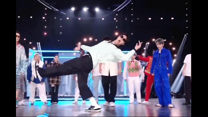 王一博太狂了,这街舞跳得全场沸腾