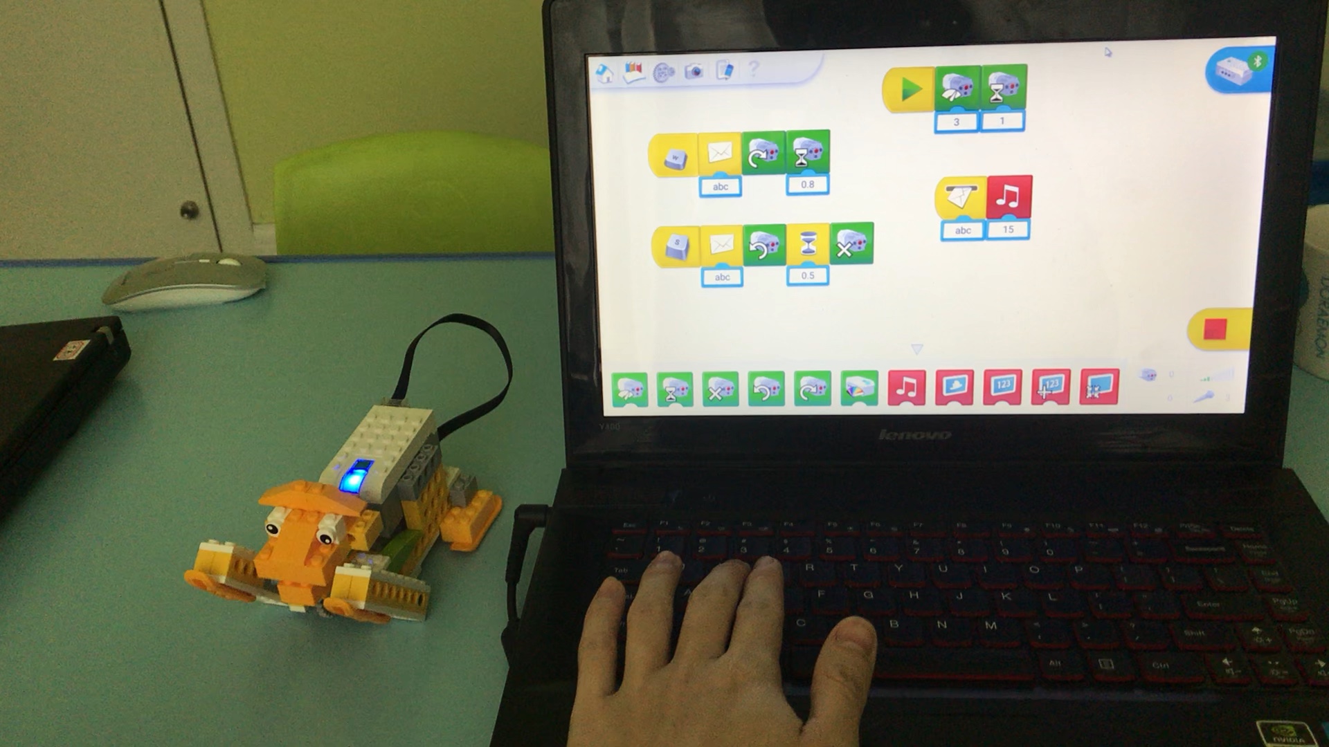 乐高wedo2.0 《雄狮猛醒》官方作品