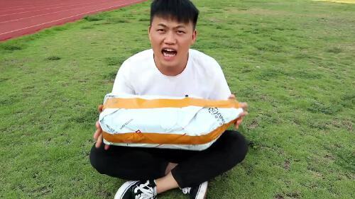 拆箱测评1025块元买来的"大疆云台"跑着录像都不抖动的?