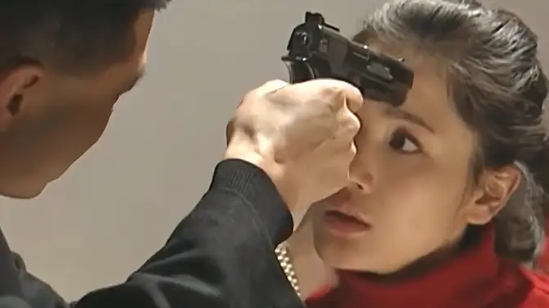 绝不放过你:黑老大爱上漂亮警花,竟惨遭警花拒绝,下秒悲剧了