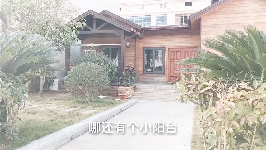 农村发现栋木屋,现代木头房子,挺有意思,设计师太有才华