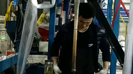 一个塑料袋危害有多大?看看安徽小伙是怎么创业生产塑料袋的