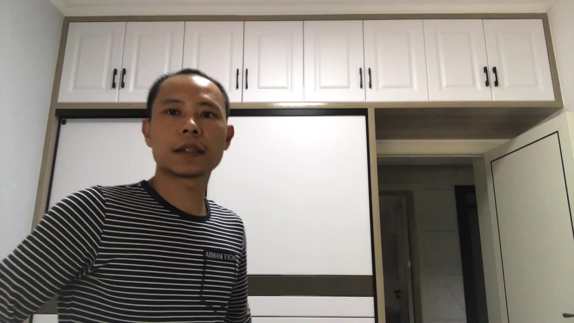 卧室衣柜装平开门,为何总是装出来不平也不直呢,师傅来教你几招