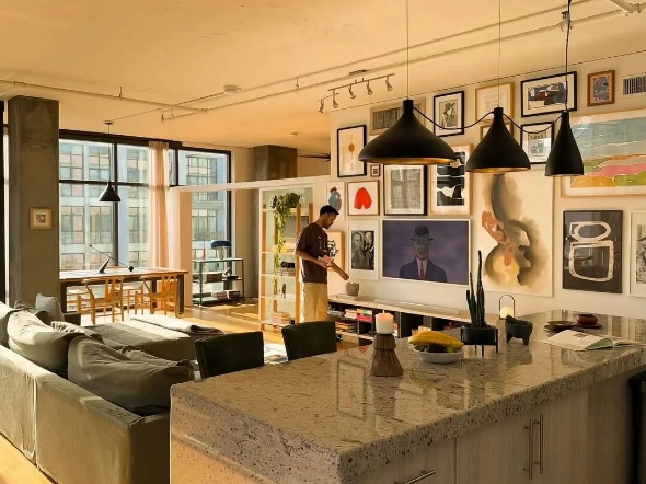 包豪斯公寓爆改:用理性几何框住的,是一整墙会呼吸的生活