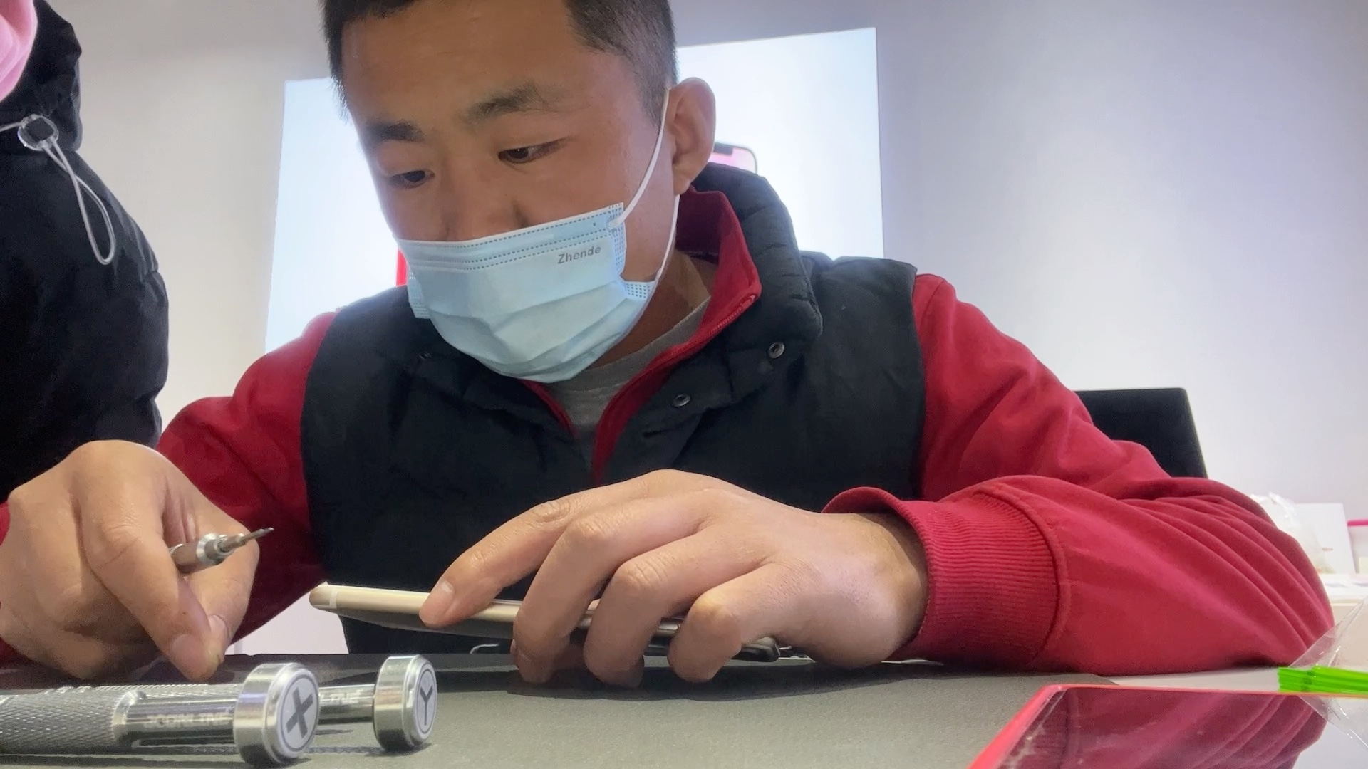 Phone7plus 更换电池 5分钟搞定!你也可以!