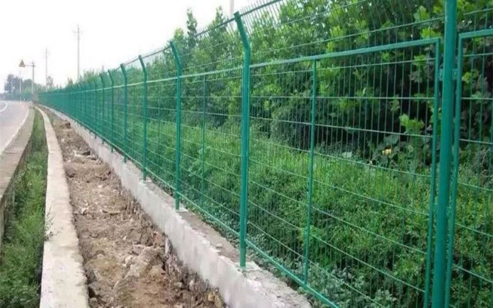 坚固耐用:框架护栏网,给你无忧的保障