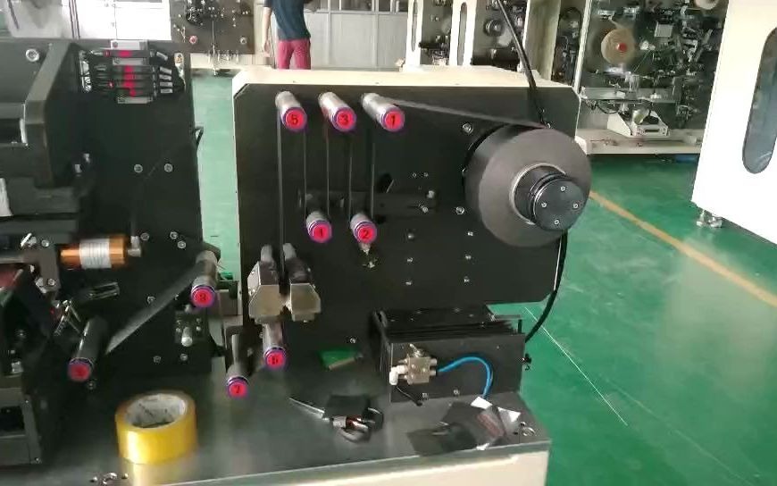 锂电池行业对极片位置进行焊机耳以及包胶操作 卷绕机加工的原料