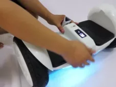 锂享平衡车的矫正视频(车不平衡,转向不灵,车子转圈情况)