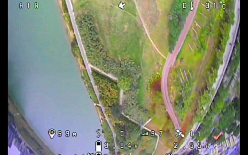 ...BR2眼罩,实在不敢浪,飞了数字图传,再飞回模拟,确实太模糊了哈哈!