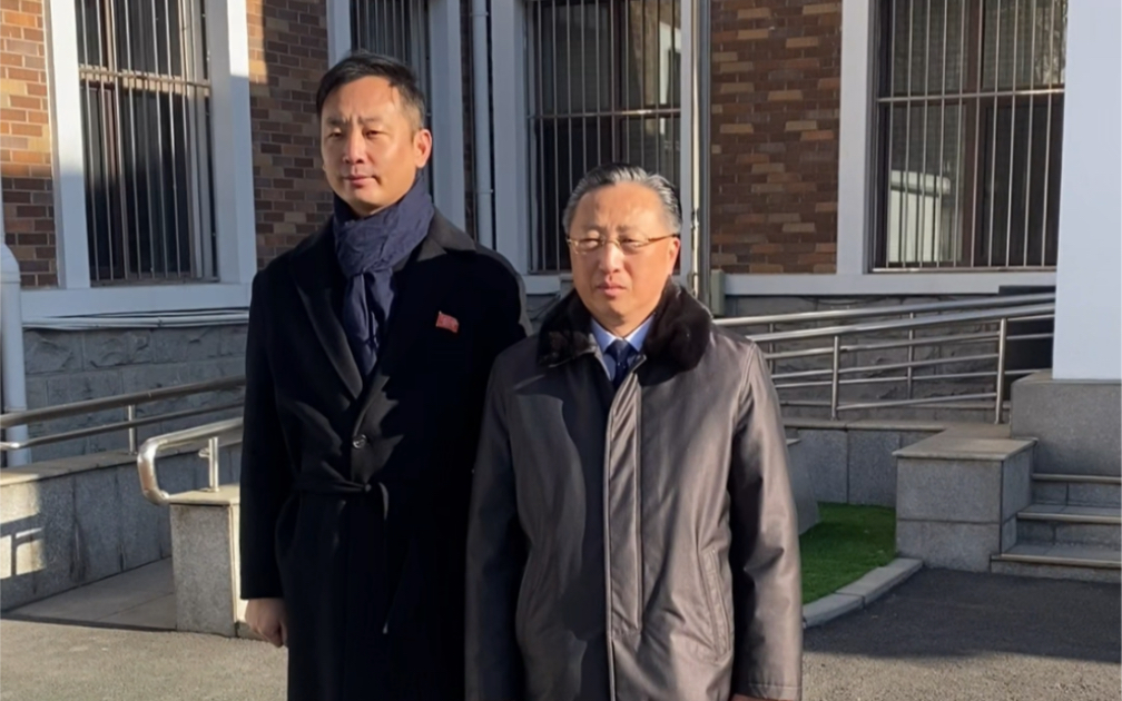 2021年12月17日,朝鲜的国家追悼日,上午,来到朝鲜驻沈阳总领事馆,...