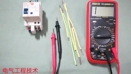 万用表不止测电!教你两招新技能(1