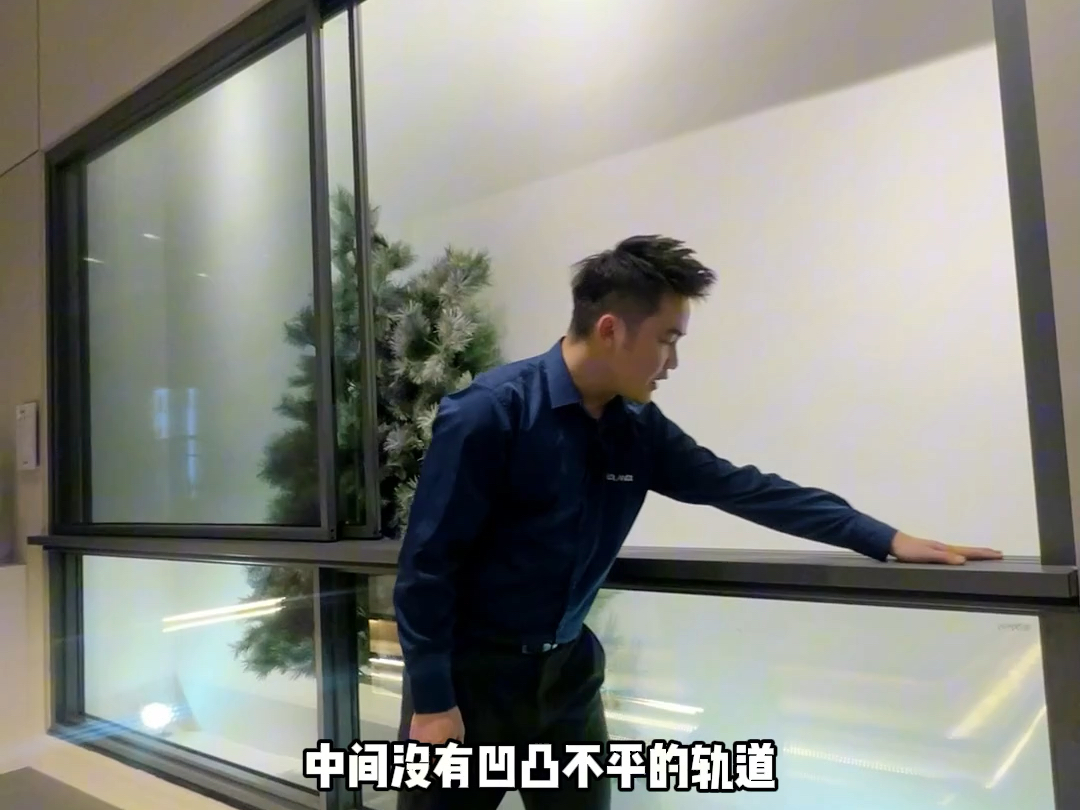 封阳台不是大玻璃封不起,而是无轨悬浮推拉窗更有性价比!