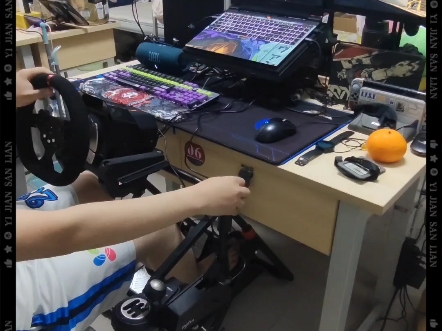 欧卡2 平民玩家笔记本三连屏和方向盘(使用和演示 详情移步简介)