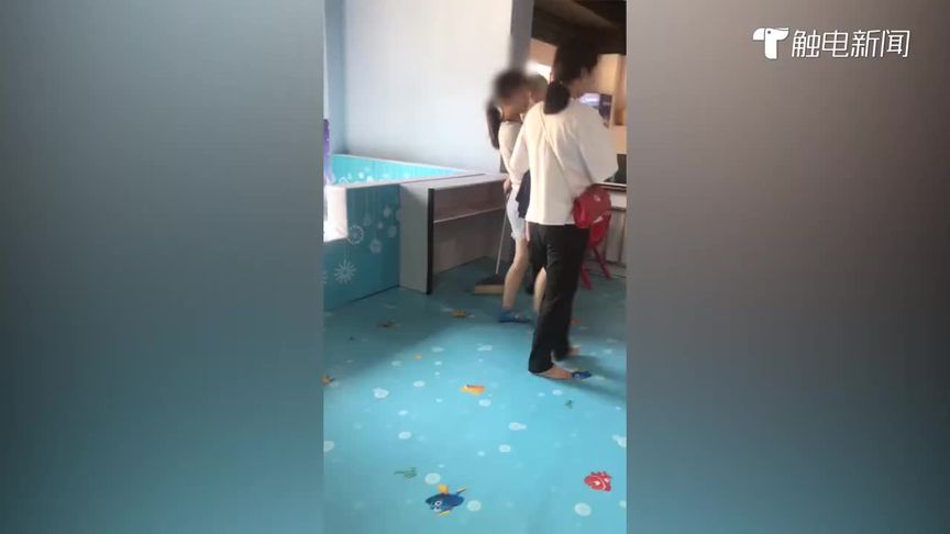 令人发指!湖北一女子拽女童头发拖行,旁人多次劝阻:别弄小孩