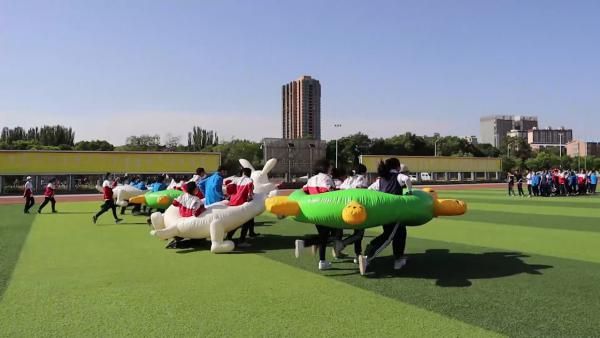 学校为高三生办趣味运动会:释压迎高考