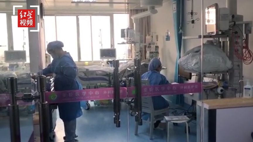 脑死亡患者捐出心脏肝脏和肺 3台器官移植手术同时进行