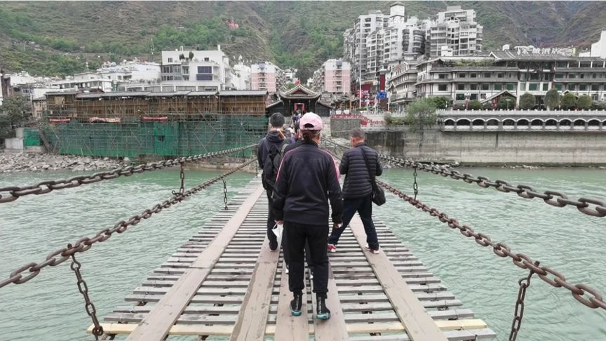 泸定桥,又名大渡桥,是中国四川省甘孜藏族自治州泸定县泸桥镇境