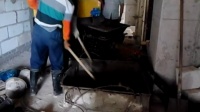 小型二次结构柱设备浇筑二次构造柱工作实况