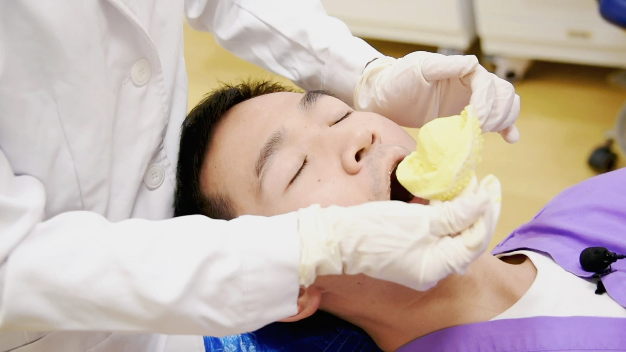 给大家看看口腔内的牙齿模型是怎么做的呢