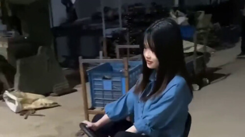 焊工给自己闺女设计的小车,自带涡轮增压,就想弥补女儿的童年乐趣!