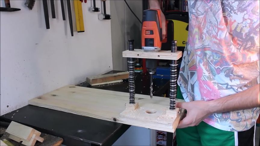 木工自制电钻定位伸缩支架,小白都能打好孔