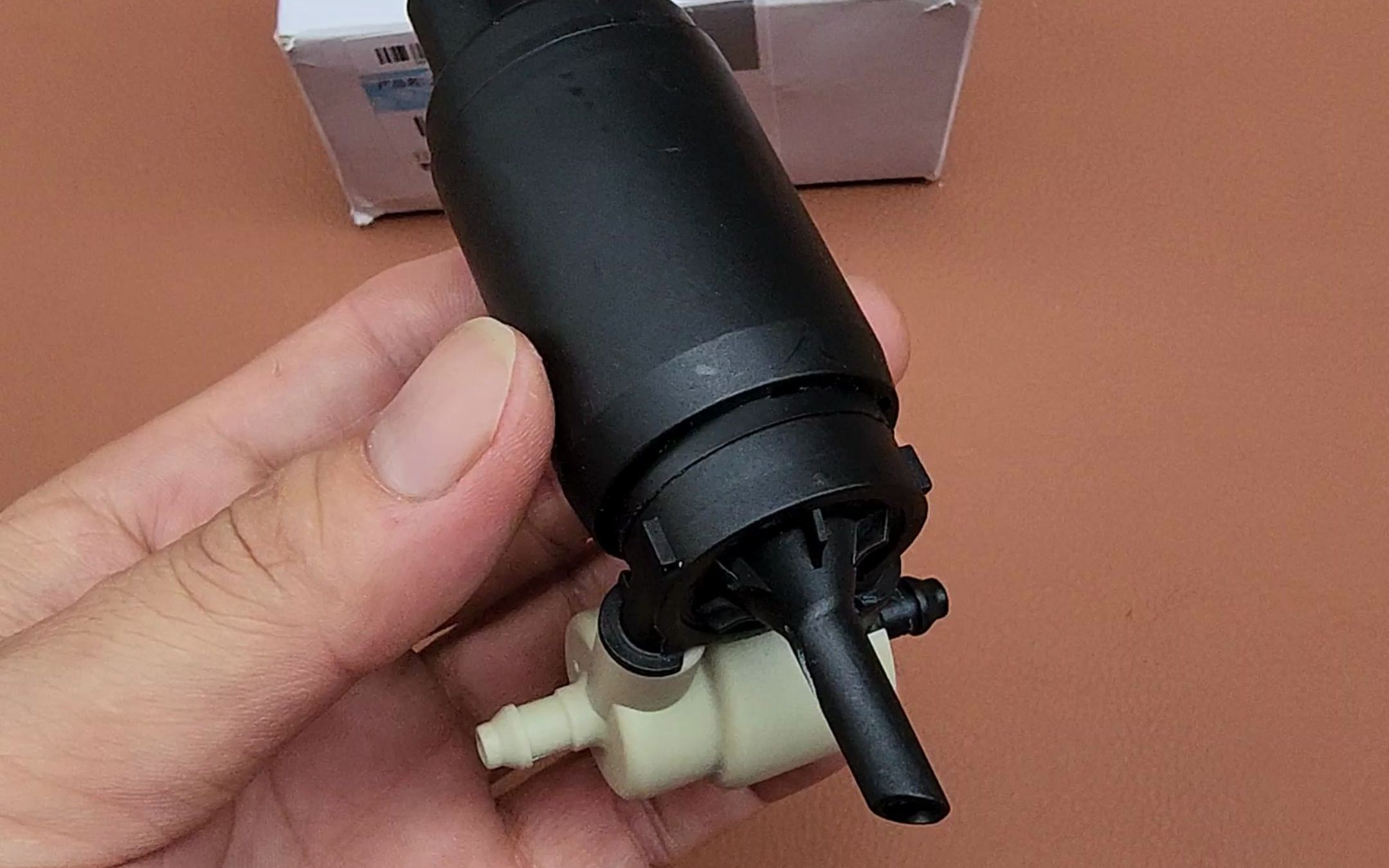 ...帕萨特CC 迈腾 途观 高尔夫保时捷卡宴大灯喷水电机 雨刮喷水电机