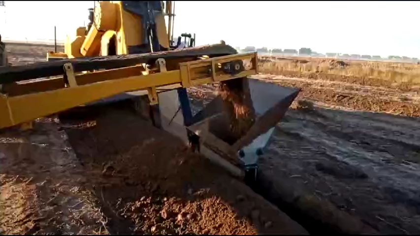 盐碱地排水暗管铺设