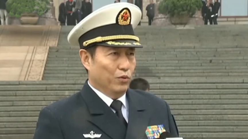 ...部队官兵表示:在习主席的引领下 向着党在新时代的强军目标阔步前行
