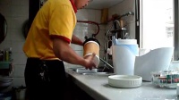 更换安利净水器滤芯过程_标清