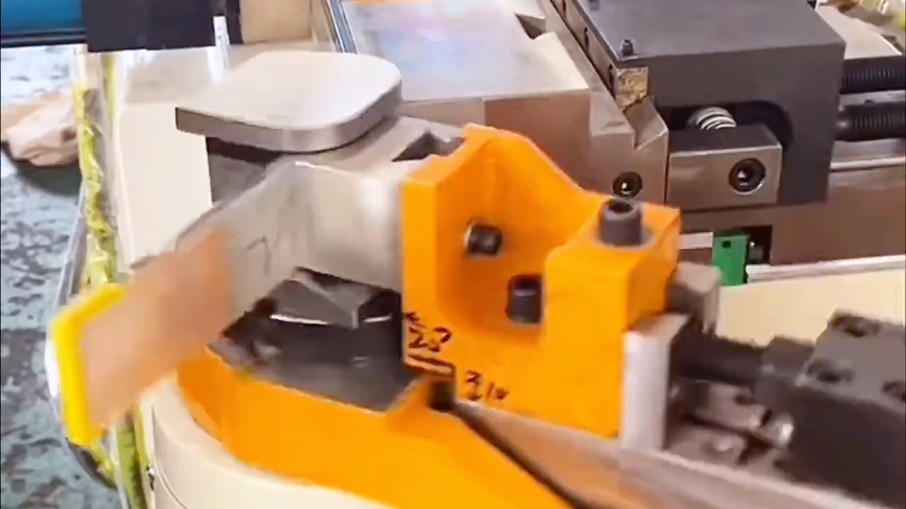 半自动弯管机,饱满无变形弯铝型材成型自动弯管机