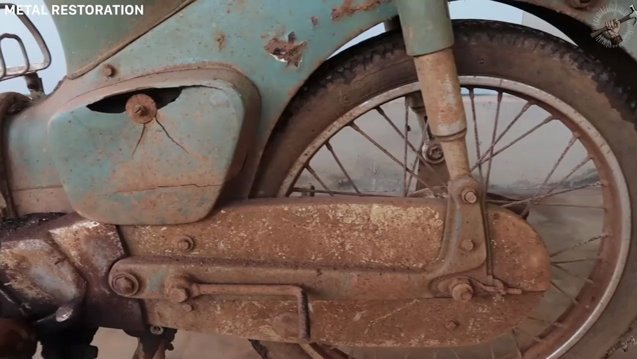 老旧摩托车修复翻新