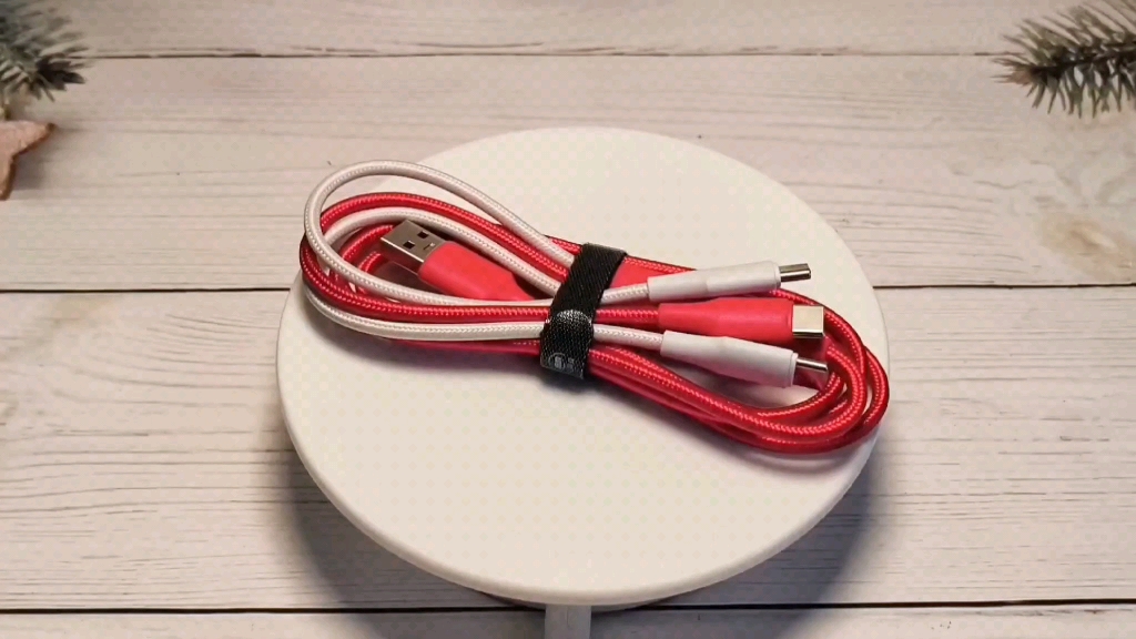 三个接口都是Type-C的三合一数据线你见过么?