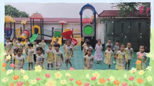 周一国旗下表演-搭建平台,让每个小朋友都有在众人面前展现自我的...