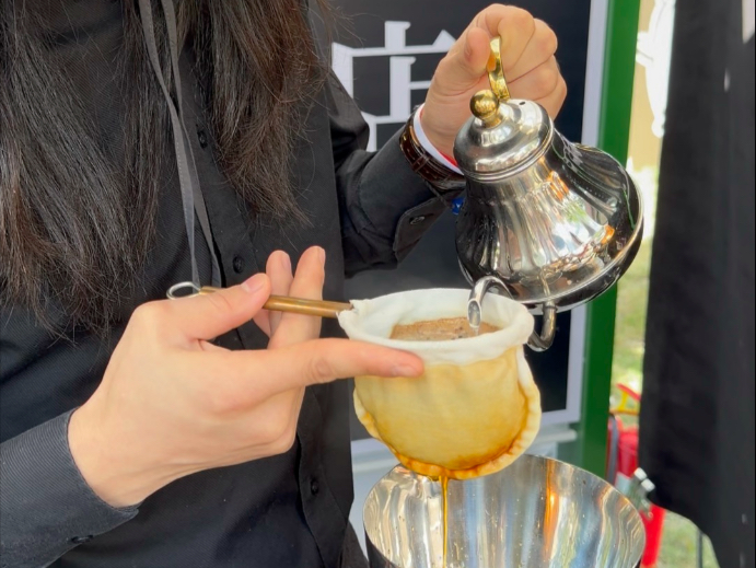 又碰到这位沈阳咖啡师!他还请我喝咖啡!