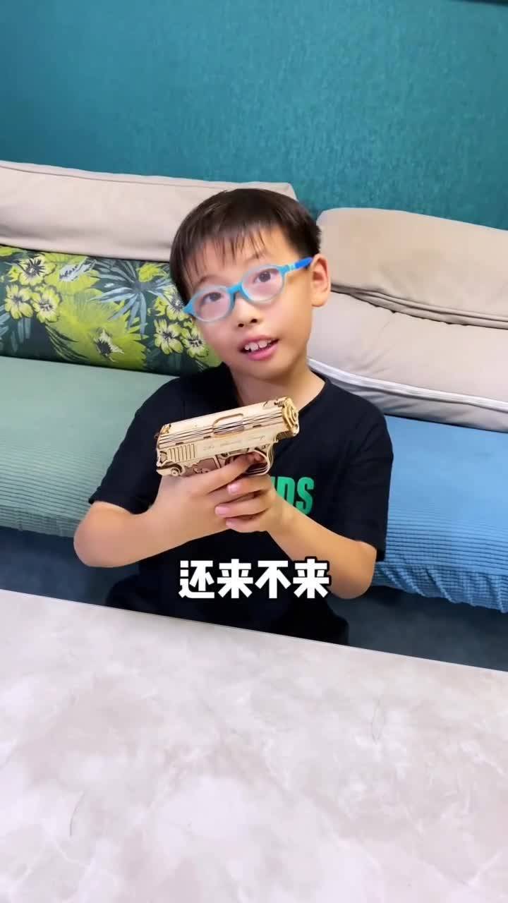 手工:可以连发的皮筋枪,真的太帅了