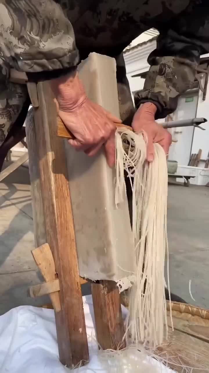 农村传统手工刨现在应该不多见了吧!