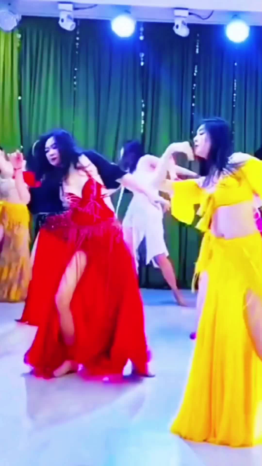 云南少数民族风情! 云南,少数民族文化独树一帜,传统文化源远流长。...