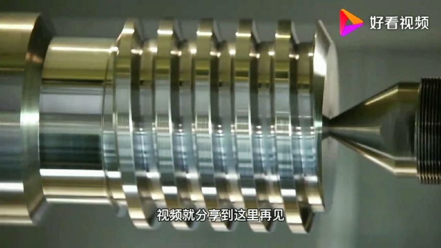 车间员工加工梯形螺纹,这手艺也太厉害了。