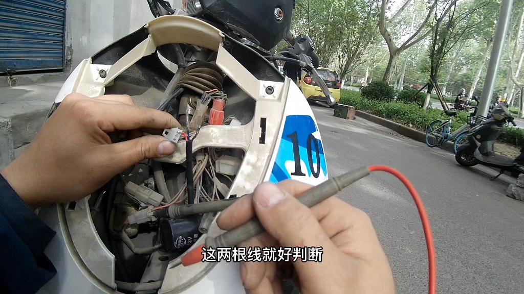 转向灯坏了怎么维修,转向灯常亮或不亮检修思路 #电动车维修 #转向灯...