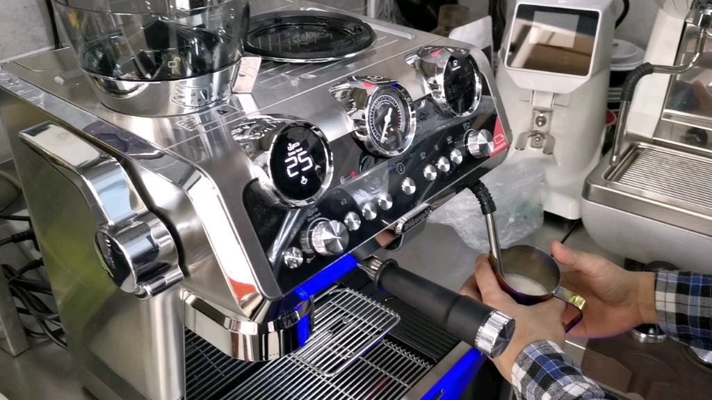 Delonghi/德龙 EC9665银骑士家商用半自动咖啡机意式美式研磨一体"...