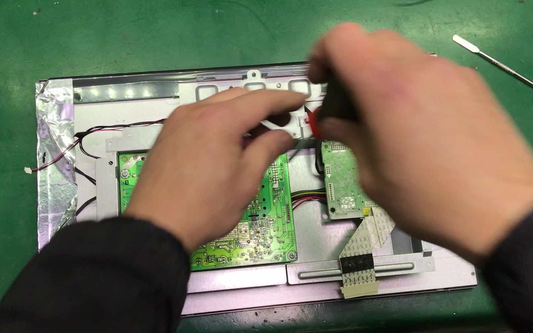 明基显示器黑屏快速维修