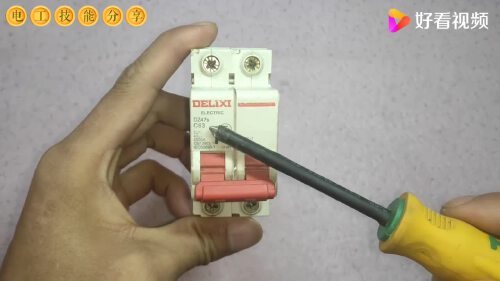 空气开关C型和D型有什么区别？老电工一语道破天机，涨知识