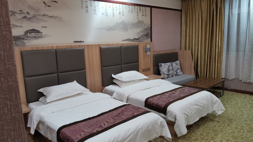 在济南住的酒店 大房两床 160一晚 价格贵吗