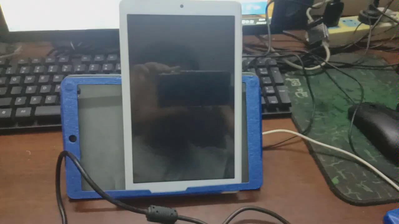 朋友拿来一台杂牌平板电脑说系统坏了,看我怎么重装系统
